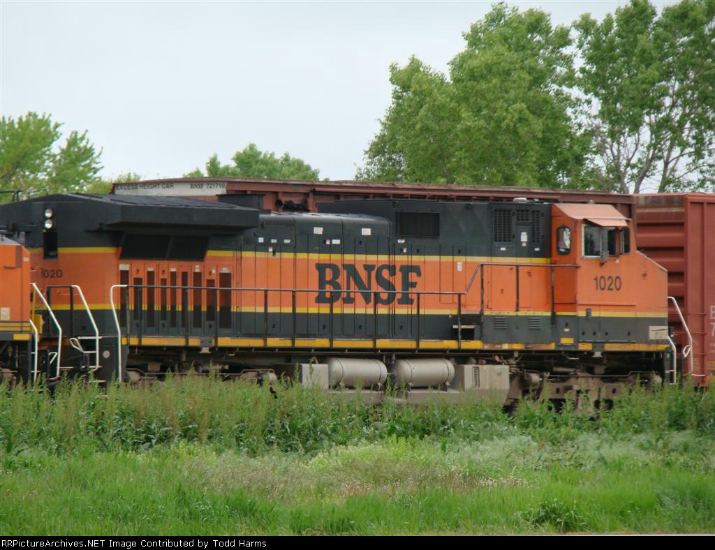 BNSF 1020